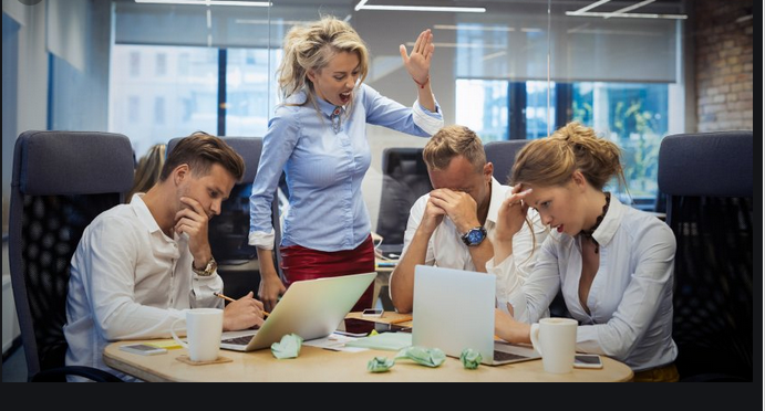 5 Ways to Check If Your Boss Is Incompetent, According to an Expert in ...